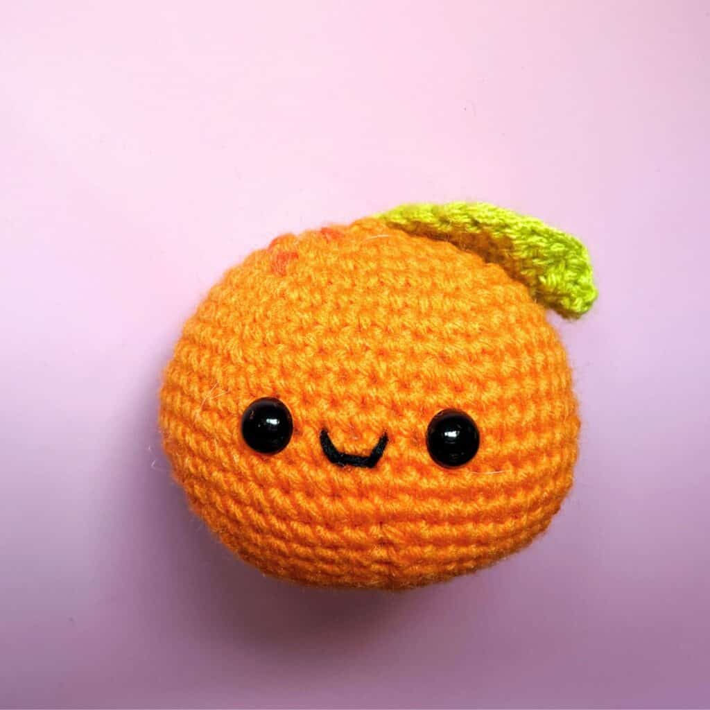 Crochet Orange Pattern with Crochet Leaf - thecaffeinatedsnail.com