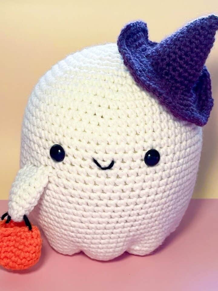 Crochet Crow Pattern - thecaffeinatedsnail.com