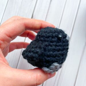 Crochet Crow Pattern - thecaffeinatedsnail.com