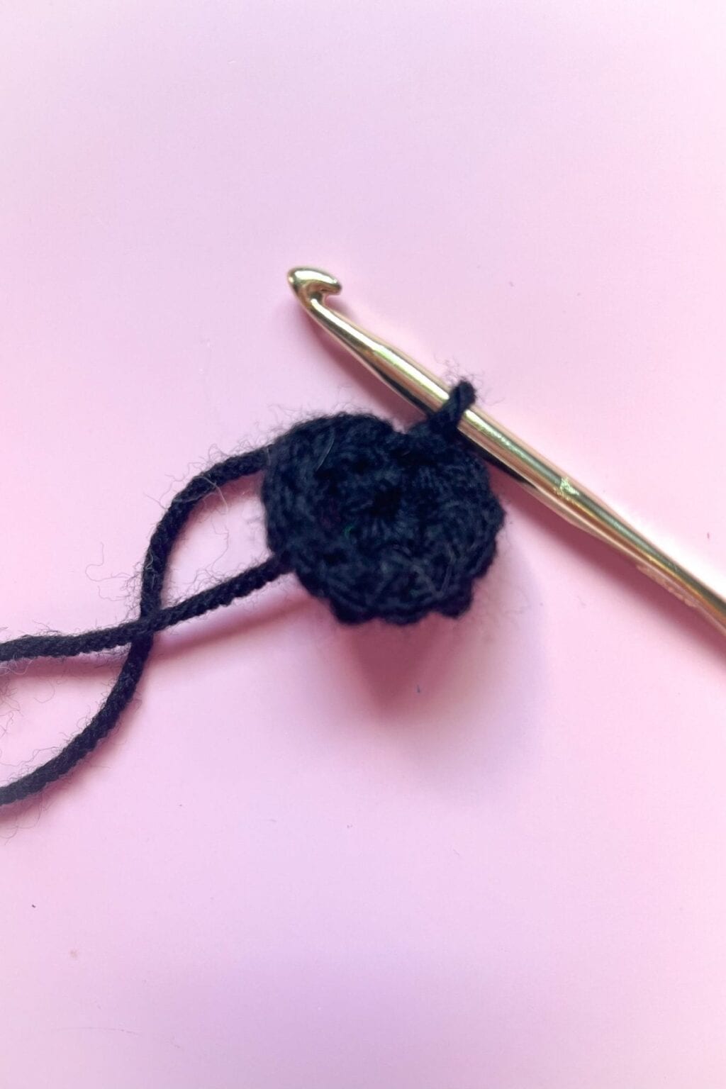 Crochet Eyes Pattern - thecaffeinatedsnail.com