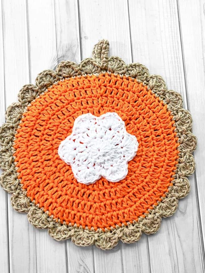 Crochet Crow Pattern - thecaffeinatedsnail.com