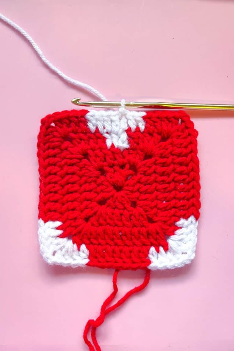 Crochet Heart Granny Square Pattern - thecaffeinatedsnail.com