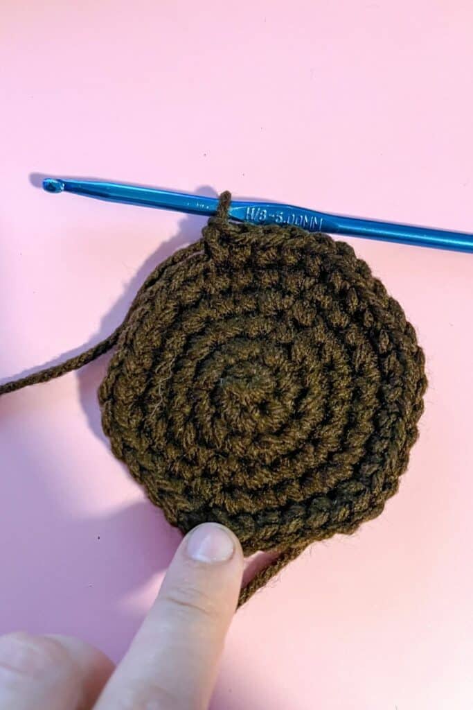 Crochet Christmas Pudding Pattern - thecaffeinatedsnail.com