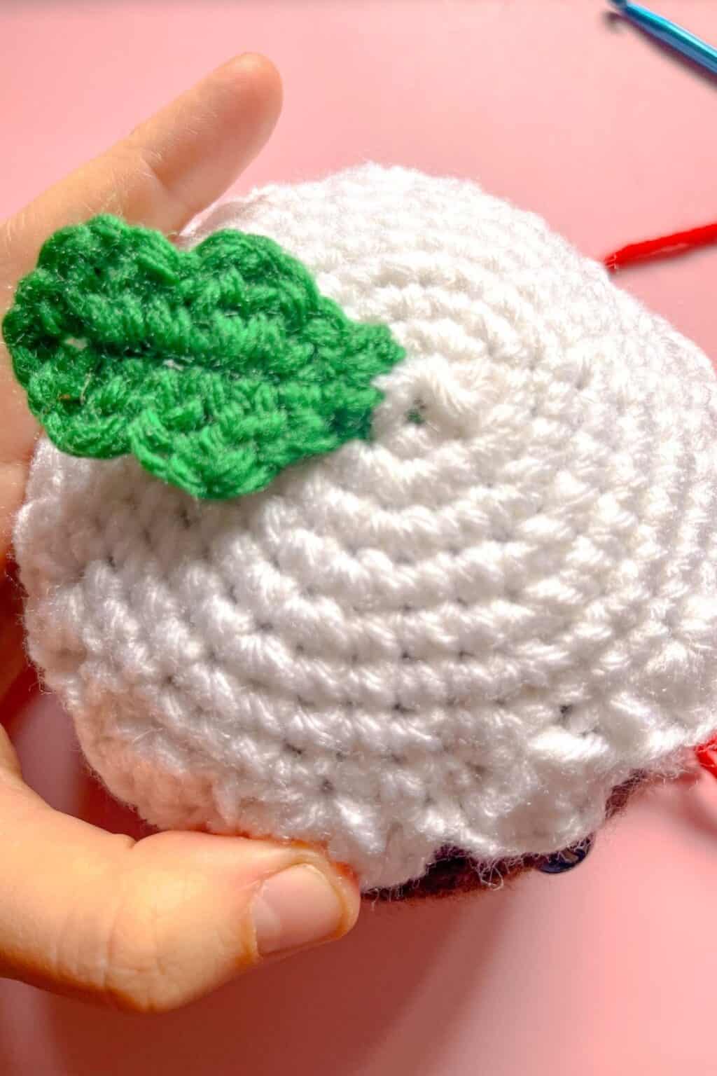 Crochet Christmas Pudding Pattern - thecaffeinatedsnail.com