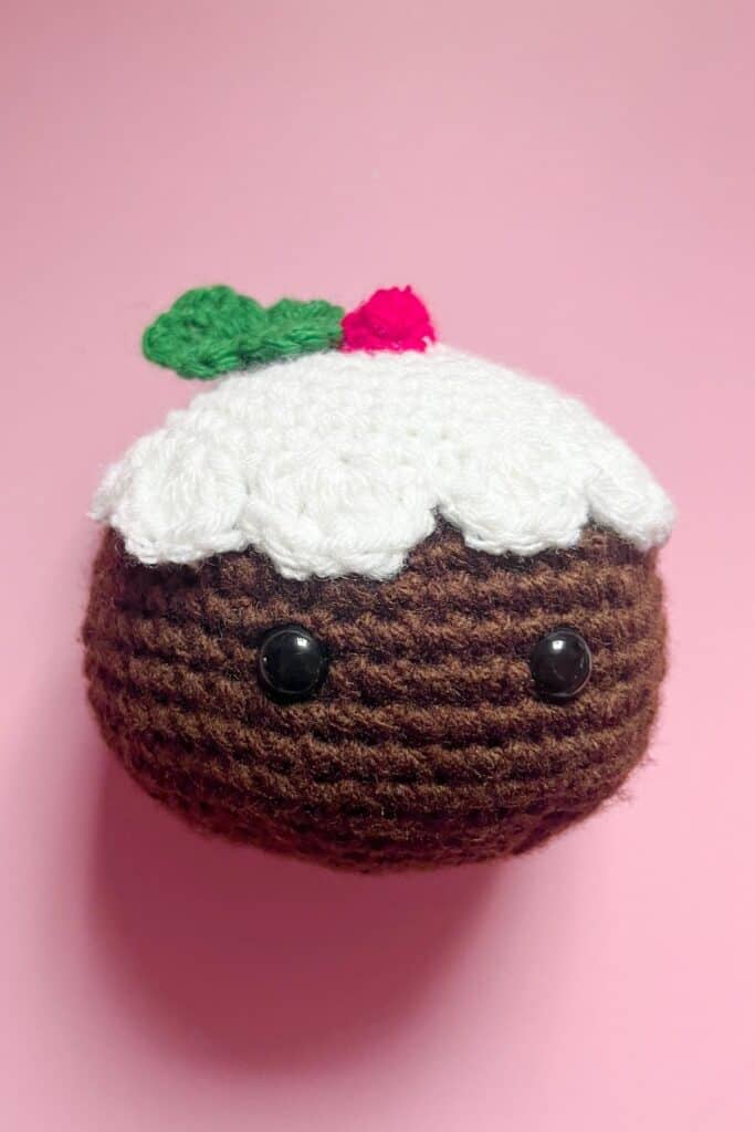 Crochet Christmas Pudding Pattern - thecaffeinatedsnail.com