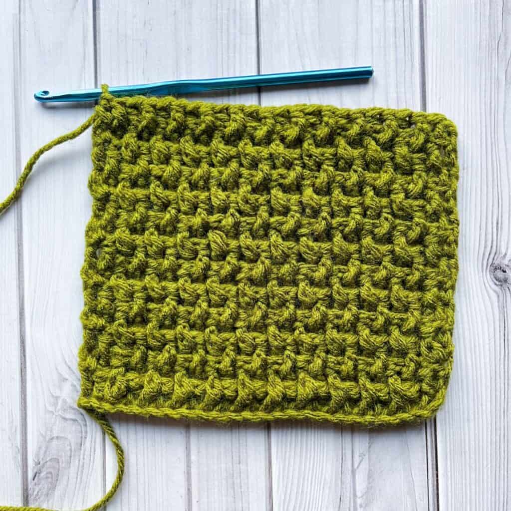 Crochet Rice Stitch Pattern - thecaffeinatedsnail.com