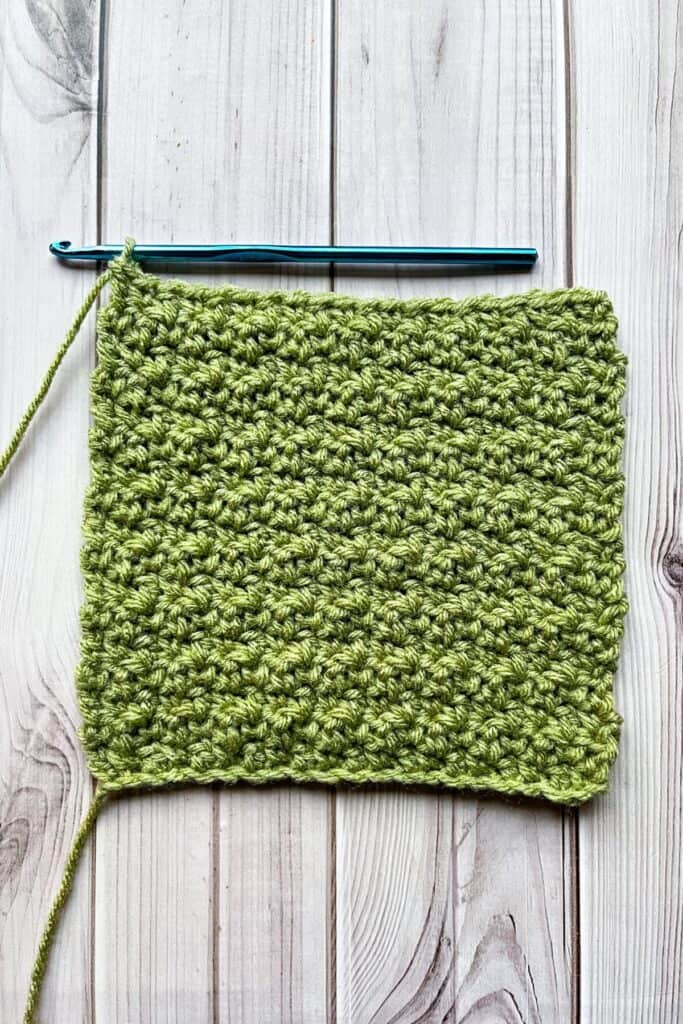 Crochet Seed Stitch Pattern - thecaffeinatedsnail.com