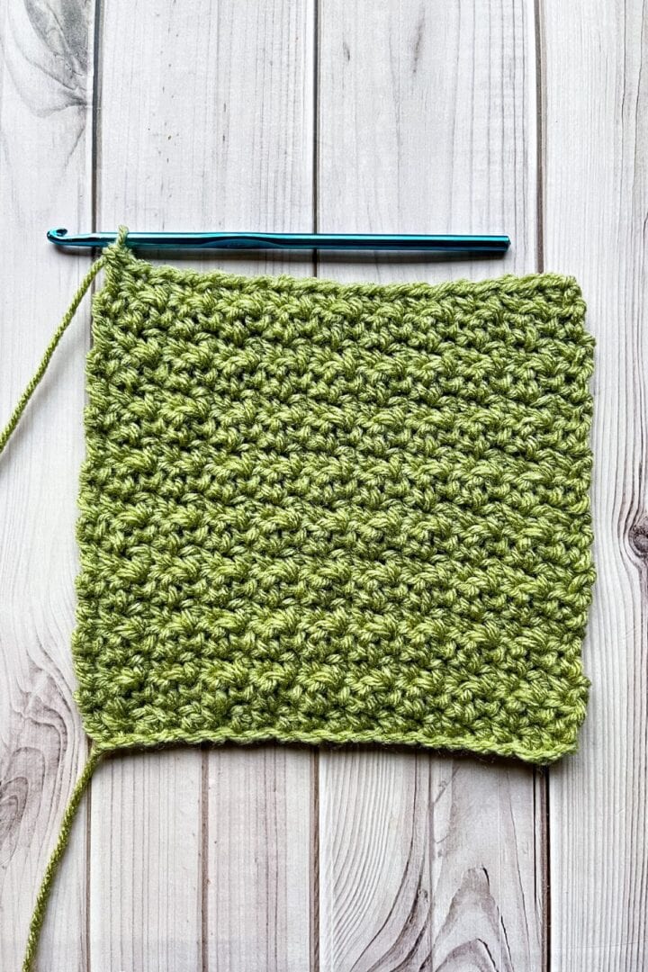 Crochet Seed Stitch Pattern - thecaffeinatedsnail.com