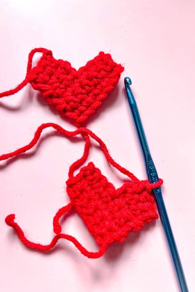 Crochet Heart Keychain Pattern - thecaffeinatedsnail.com