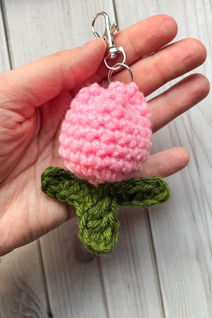 Crochet Tulip Keychain Pattern - thecaffeinatedsnail.com
