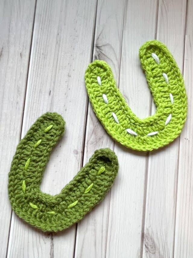 Crochet Crown Applique Pattern - thecaffeinatedsnail.com