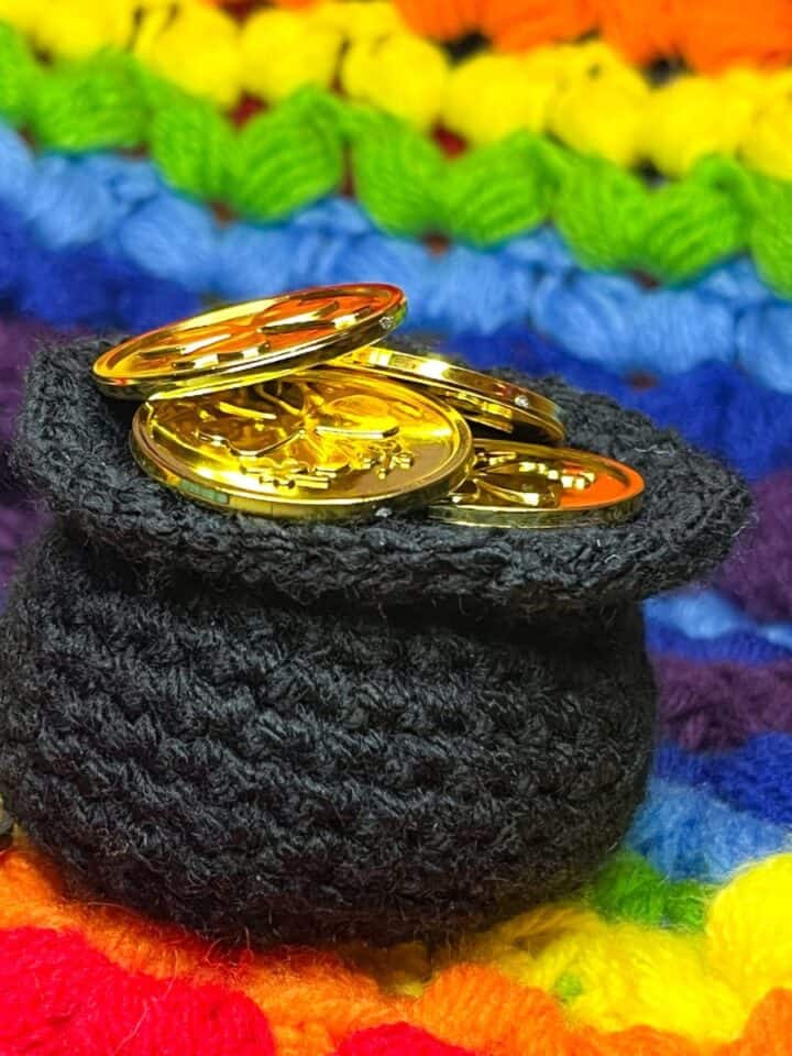 Crochet Crow Pattern - thecaffeinatedsnail.com