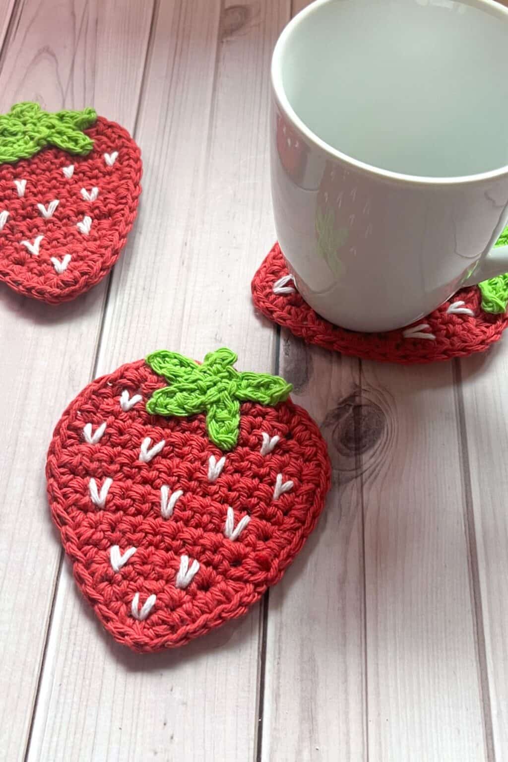 Crochet Strawberry Coaster Pattern - thecaffeinatedsnail.com