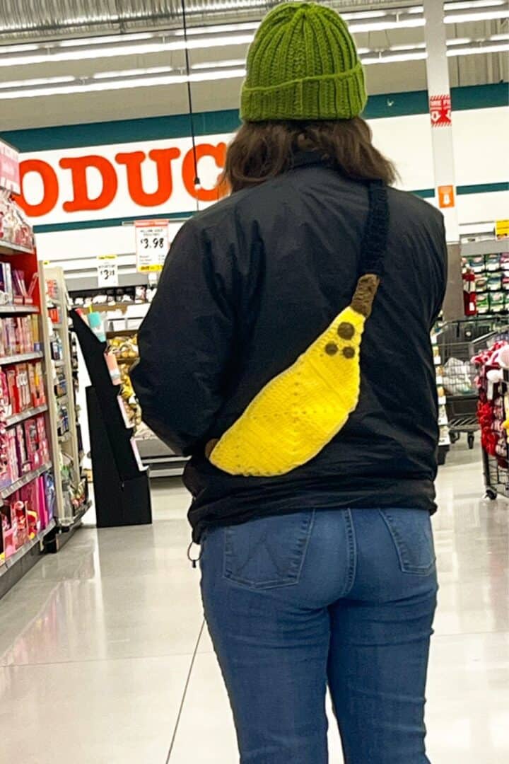 Crochet Banana Bag - thecaffeinatedsnail.com