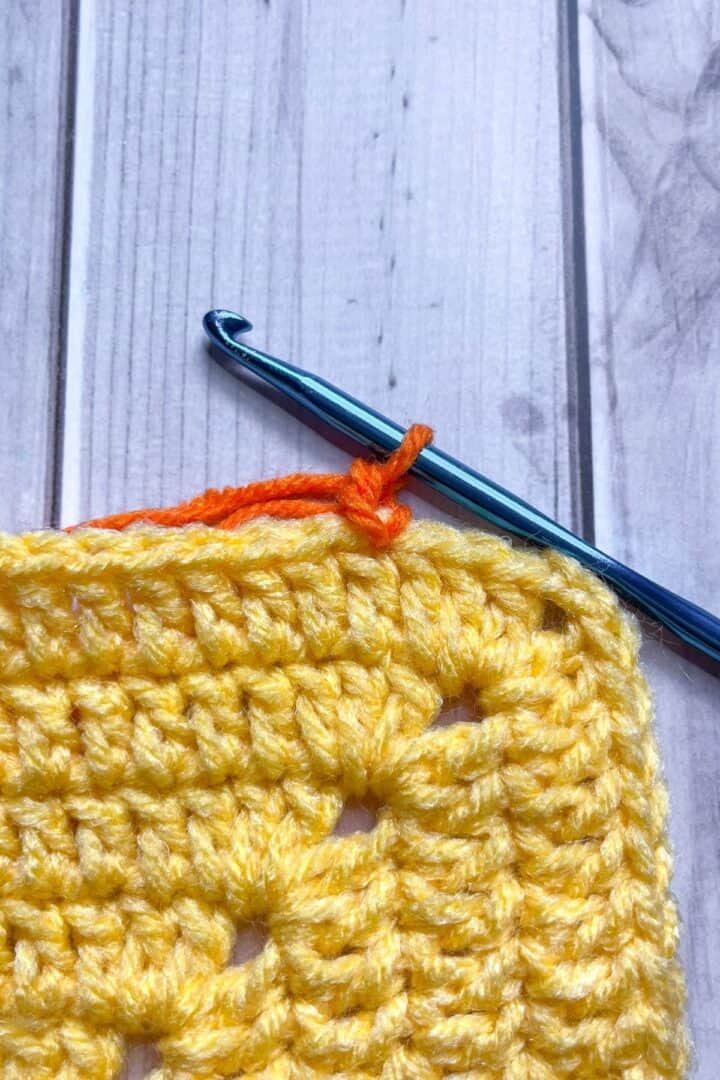 Crochet Bobble Border Pattern - thecaffeinatedsnail.com