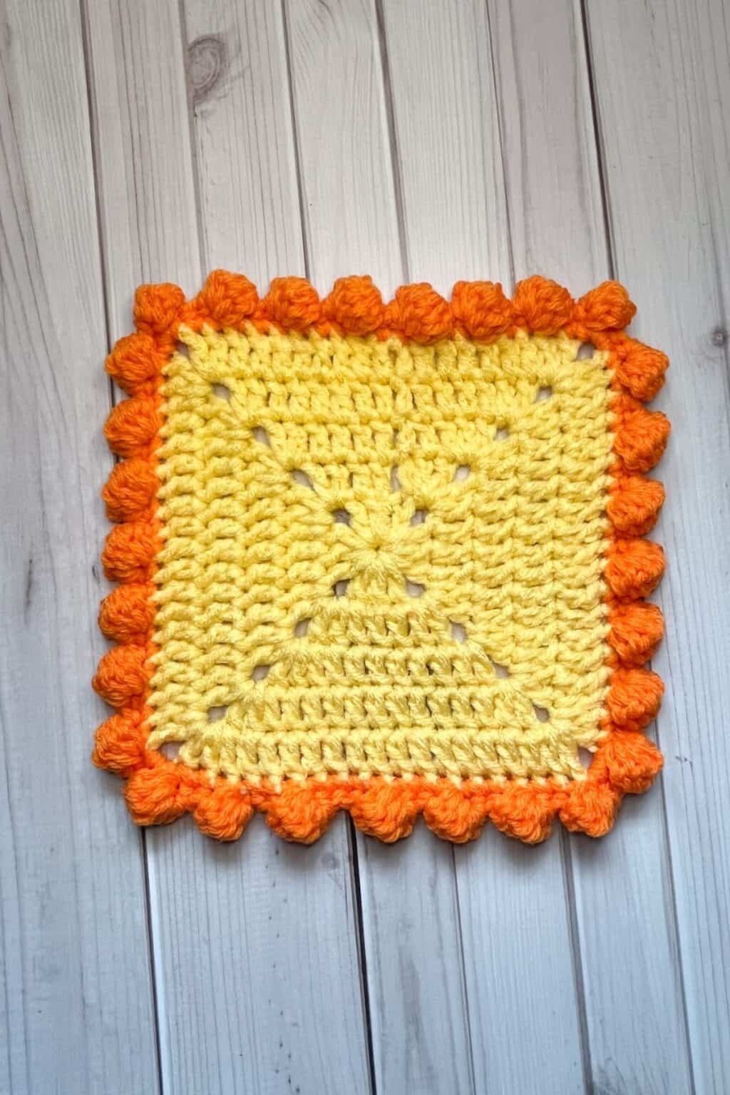 Crochet Bobble Border Pattern - thecaffeinatedsnail.com