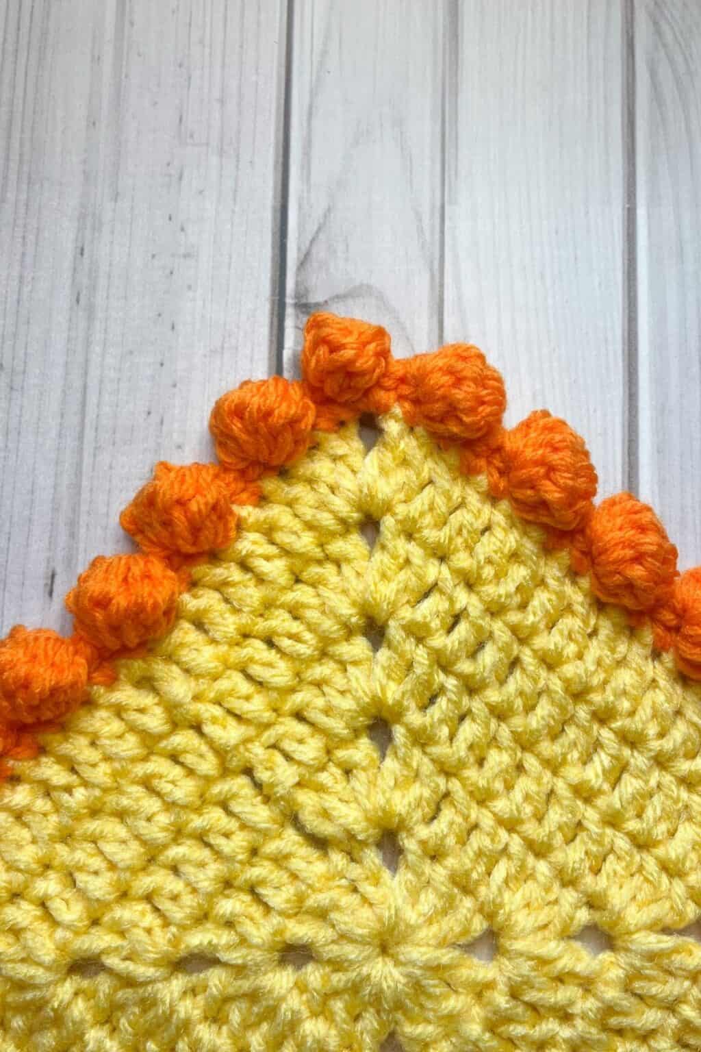 Crochet Bobble Border Pattern - thecaffeinatedsnail.com