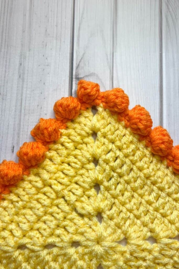 Crochet Bobble Border Pattern - thecaffeinatedsnail.com