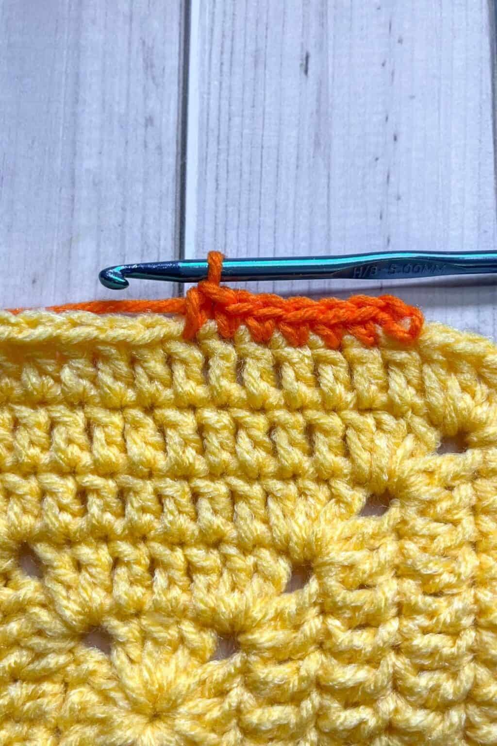 Crochet Bobble Border Pattern - thecaffeinatedsnail.com