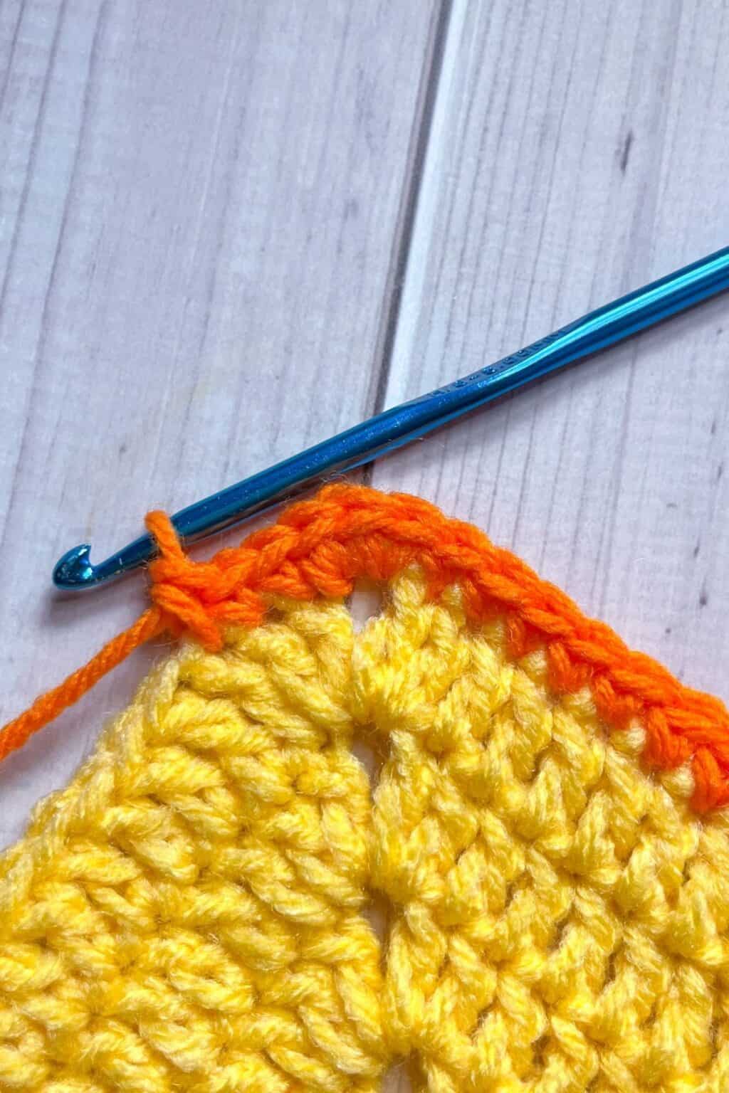 Crochet Bobble Border Pattern - thecaffeinatedsnail.com