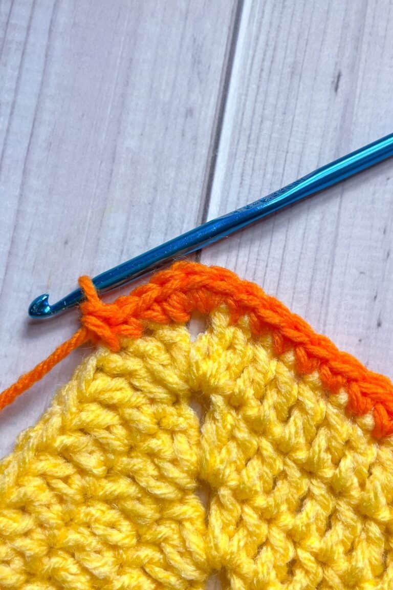Crochet Bobble Border Pattern - thecaffeinatedsnail.com