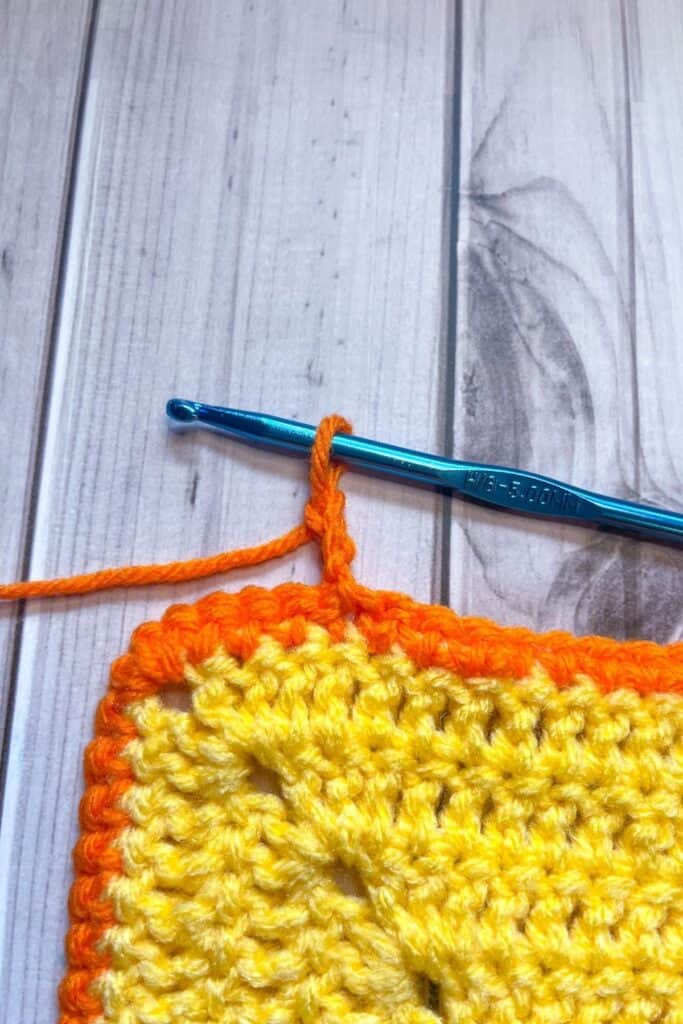Crochet Bobble Border Pattern - thecaffeinatedsnail.com