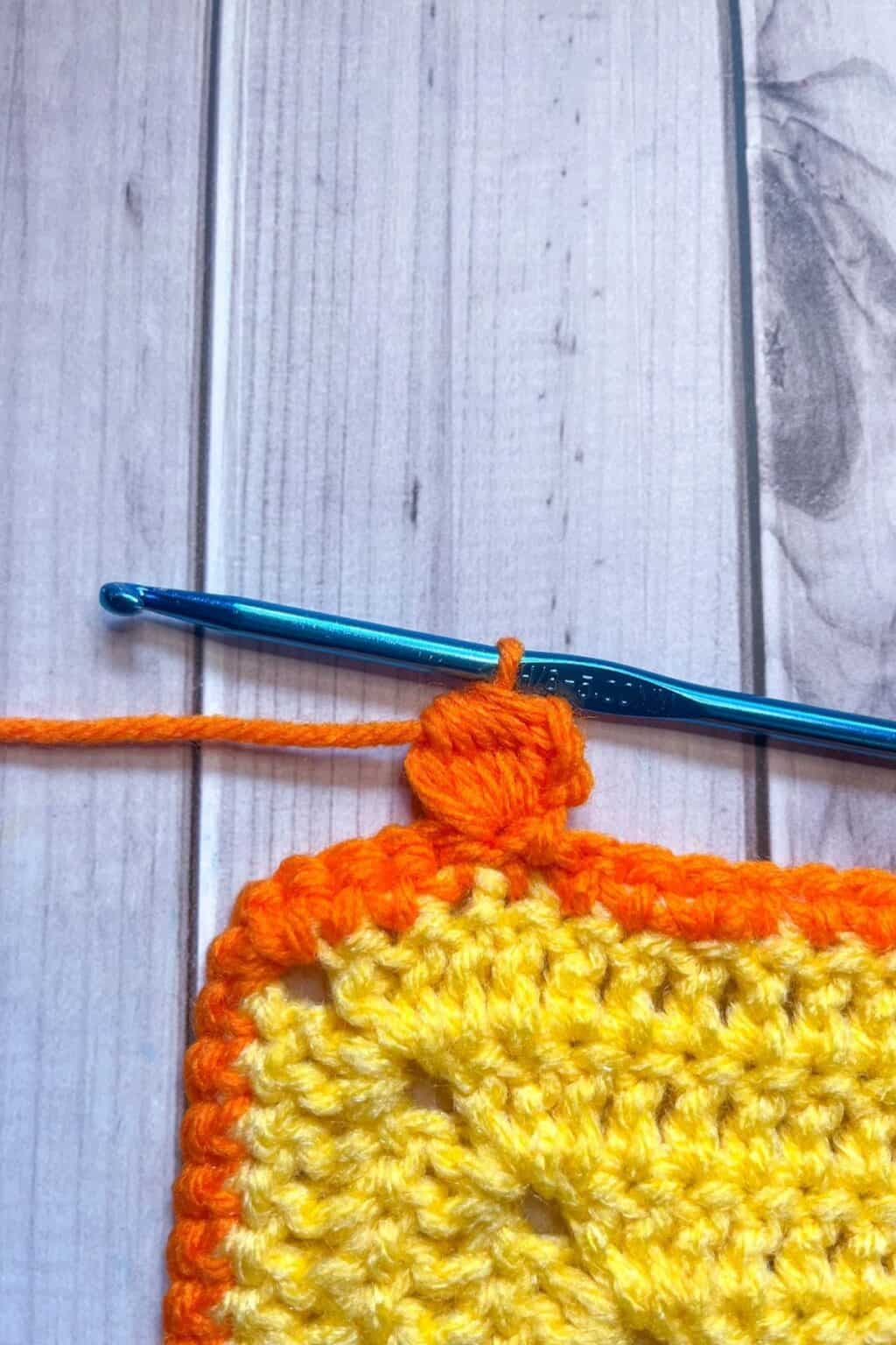 Crochet Bobble Border Pattern - thecaffeinatedsnail.com