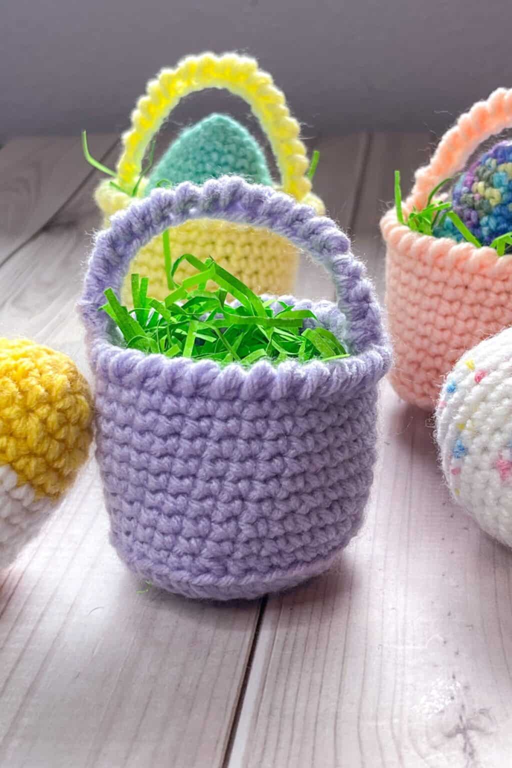 Crochet Mini Easter Basket Pattern - thecaffeinatedsnail.com