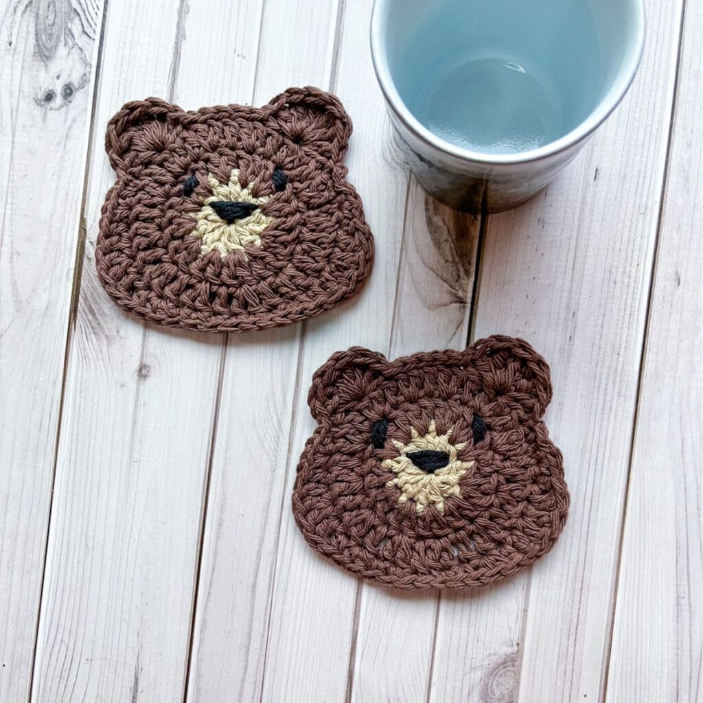 Bear Coaster Crochet Pattern - thecaffeinatedsnail.com