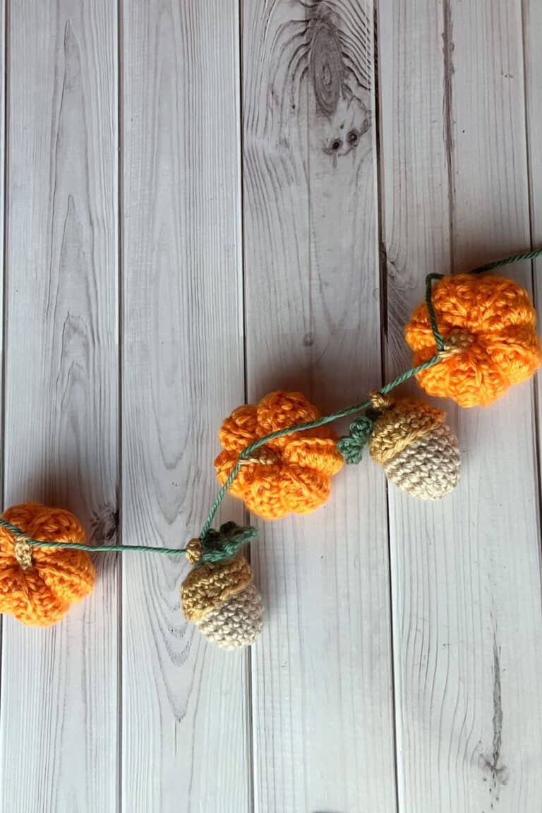 Crochet Fall Garland Pattern - thecaffeinatedsnail.com