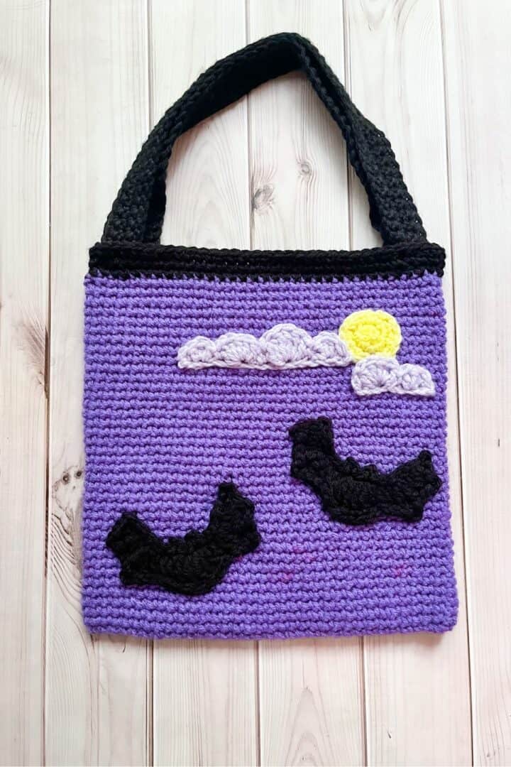 Crochet Bat Bag Pattern - thecaffeinatedsnail.com