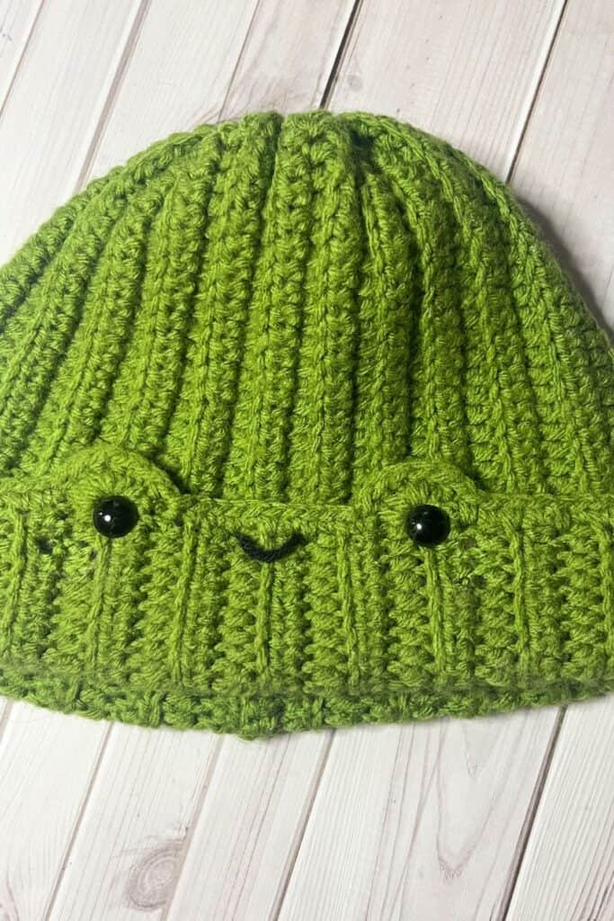 Crochet Frog Hat Pattern - thecaffeinatedsnail.com