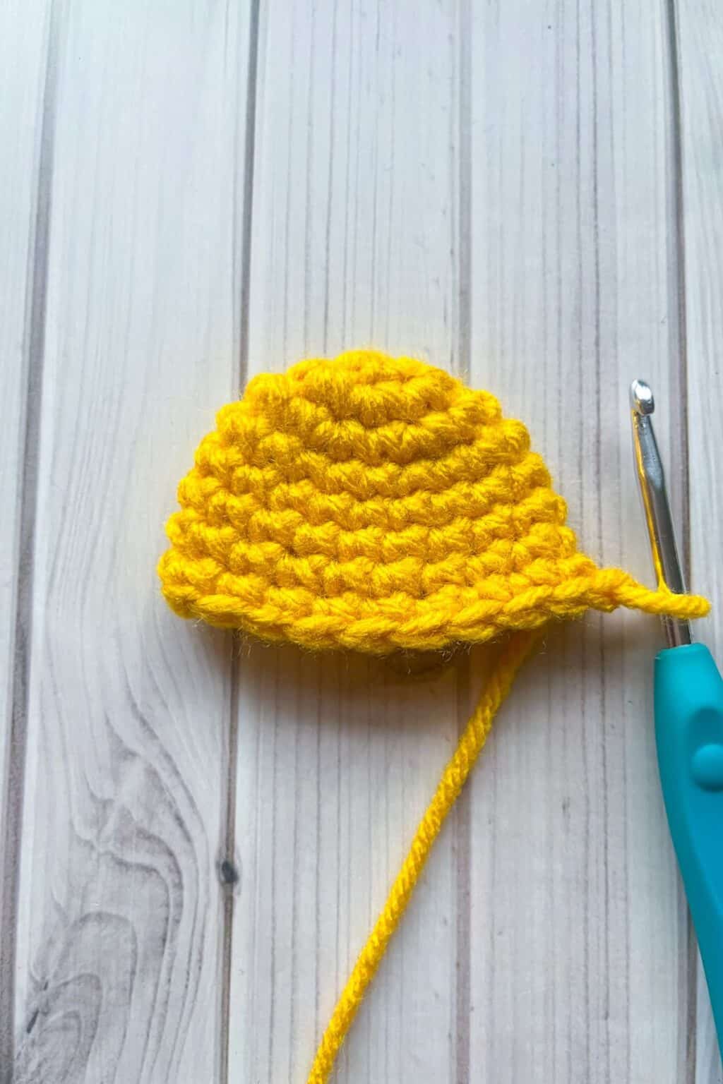 Crochet Christmas Bell Pattern - thecaffeinatedsnail.com