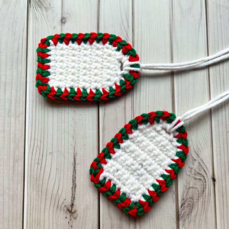Crochet Gift Tag Pattern - thecaffeinatedsnail.com