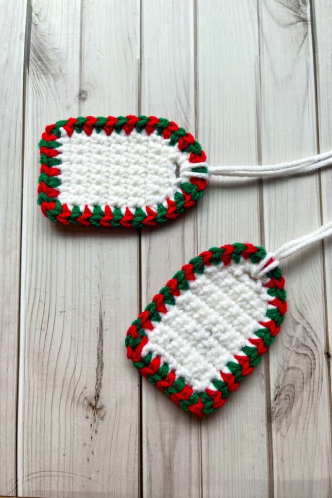 Crochet Gift Tag Pattern - thecaffeinatedsnail.com
