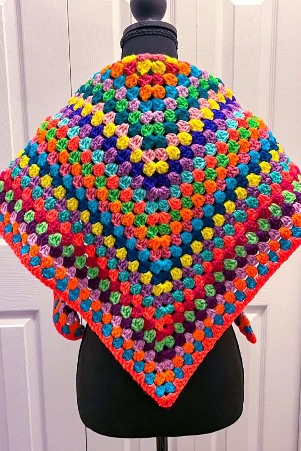 Crochet Triangle Scarf Pattern - thecaffeinatedsnail.com