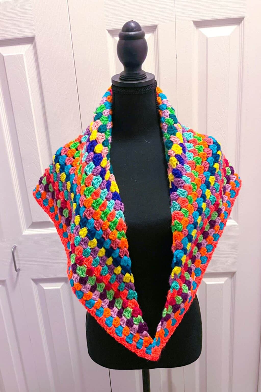 Crochet Triangle Scarf Pattern - thecaffeinatedsnail.com