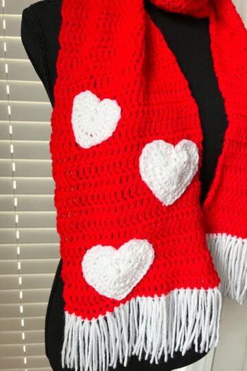 Crochet Heart Scarf Pattern - thecaffeinatedsnail.com
