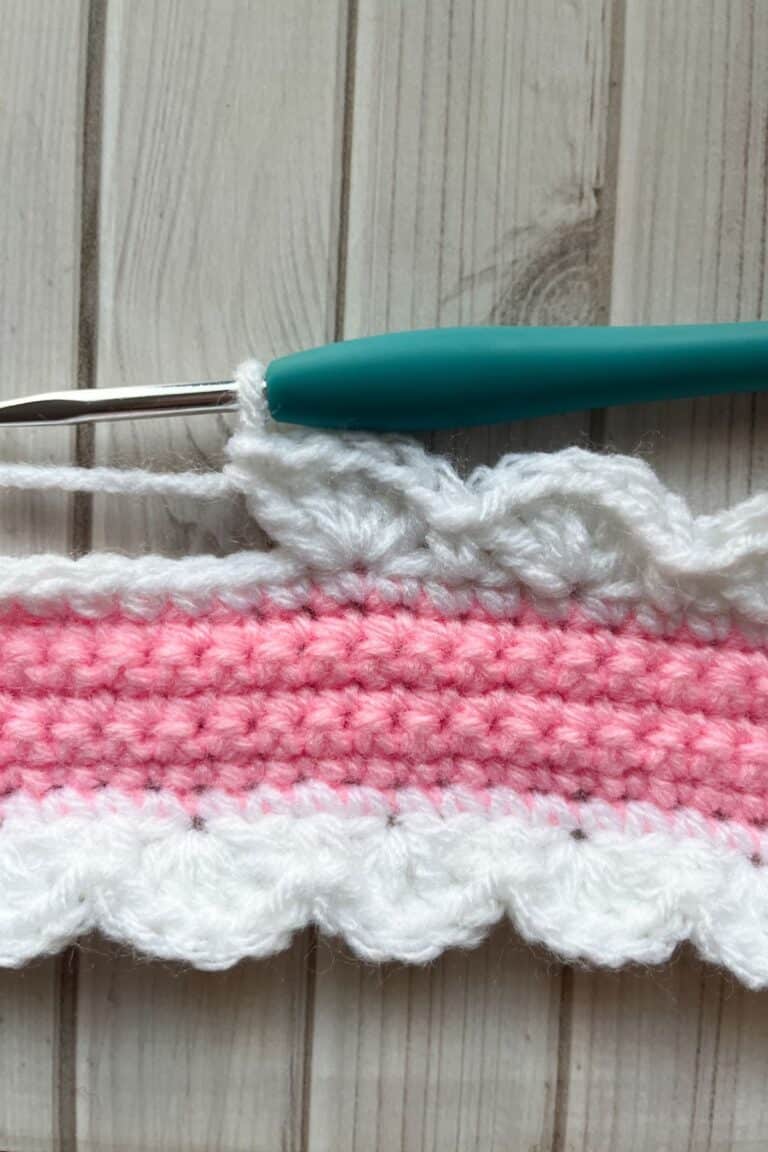 Crochet Tulip Bag Pattern - thecaffeinatedsnail.com