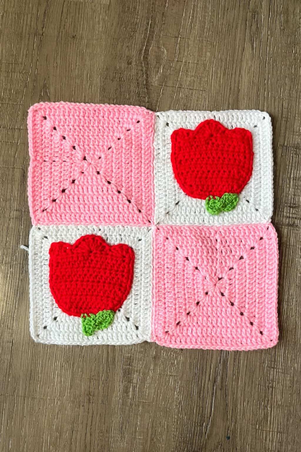 Crochet Tulip Bag Pattern - thecaffeinatedsnail.com