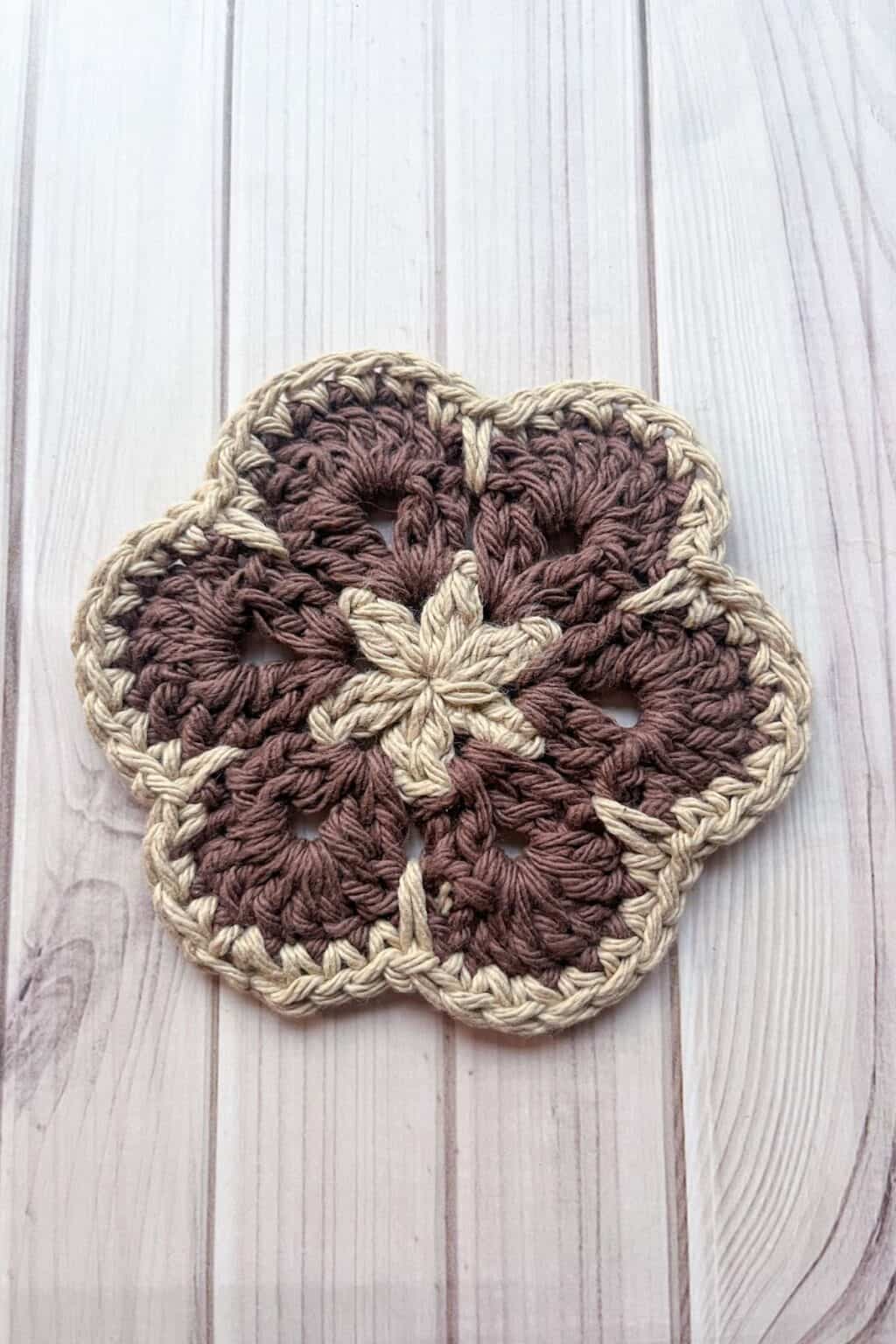 Crochet Turtle Coaster Pattern - thecaffeinatedsnail.com