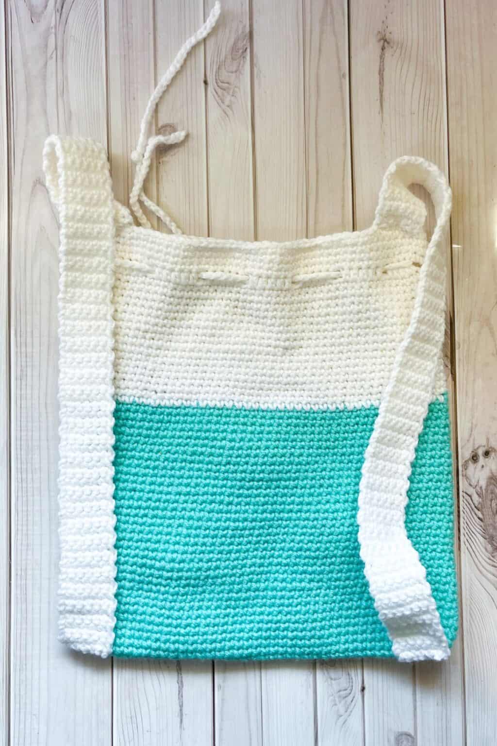 Crochet Fish Bag Pattern - thecaffeinatedsnail.com
