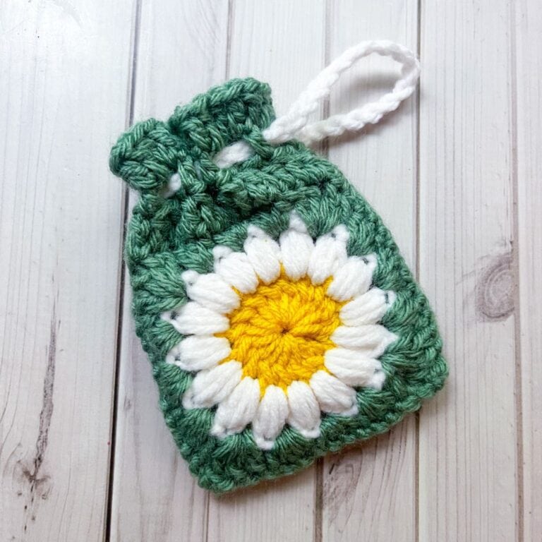 Crochet Coin Purse Pattern - thecaffeinatedsnail.com