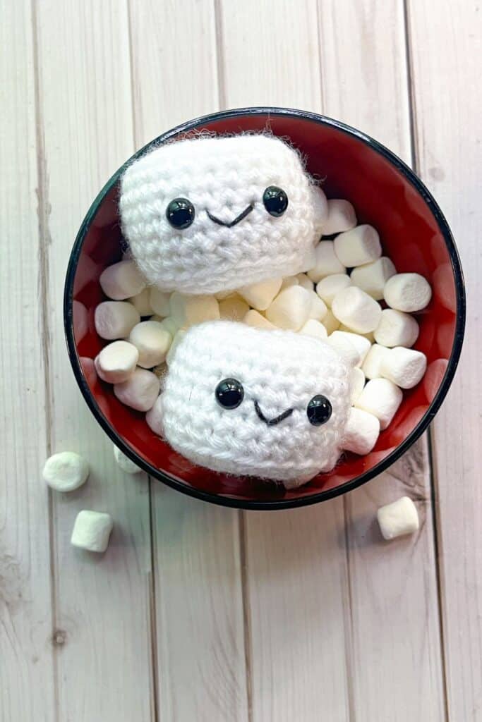 Crochet Marshmallow Pattern - thecaffeinatedsnail.com