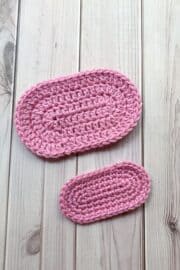 How to Crochet an Oval - thecaffeinatedsnail.com