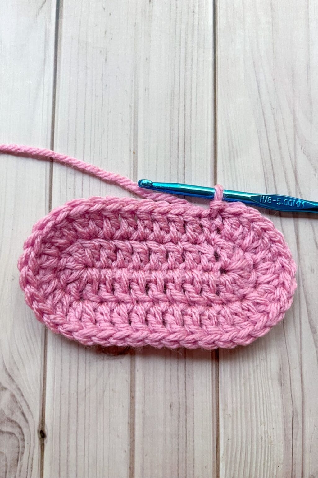 How to Crochet an Oval - thecaffeinatedsnail.com