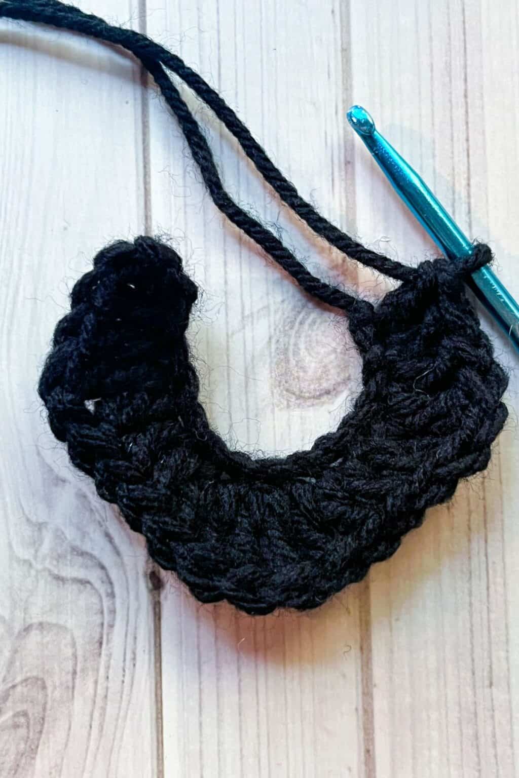 Bat Granny Square Pattern - thecaffeinatedsnail.com