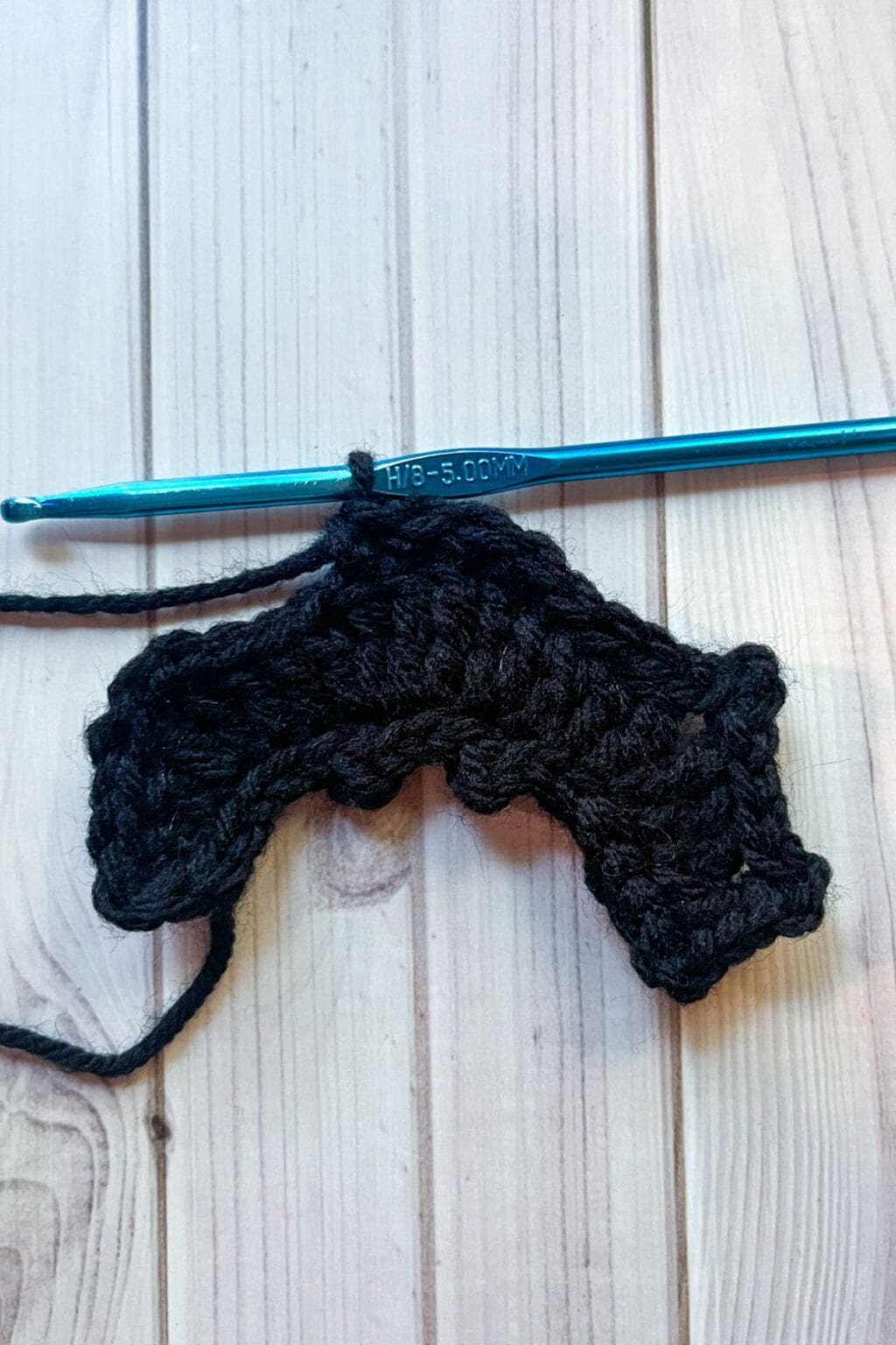 Bat Granny Square Pattern - thecaffeinatedsnail.com