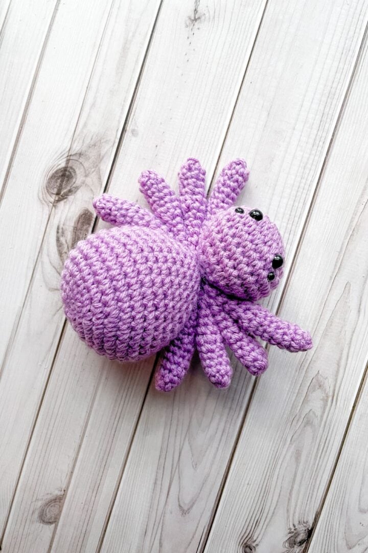 Free Crochet Spider Pattern - thecaffeinatedsnail.com