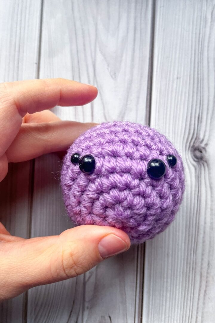 Free Crochet Spider Pattern - thecaffeinatedsnail.com